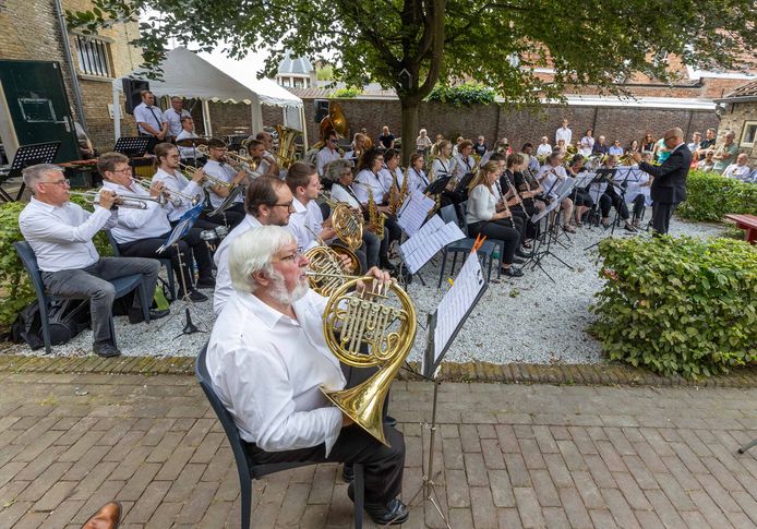Internationaal orkest blaast Reynaertverhaal nieuw muzikaal leven in ...