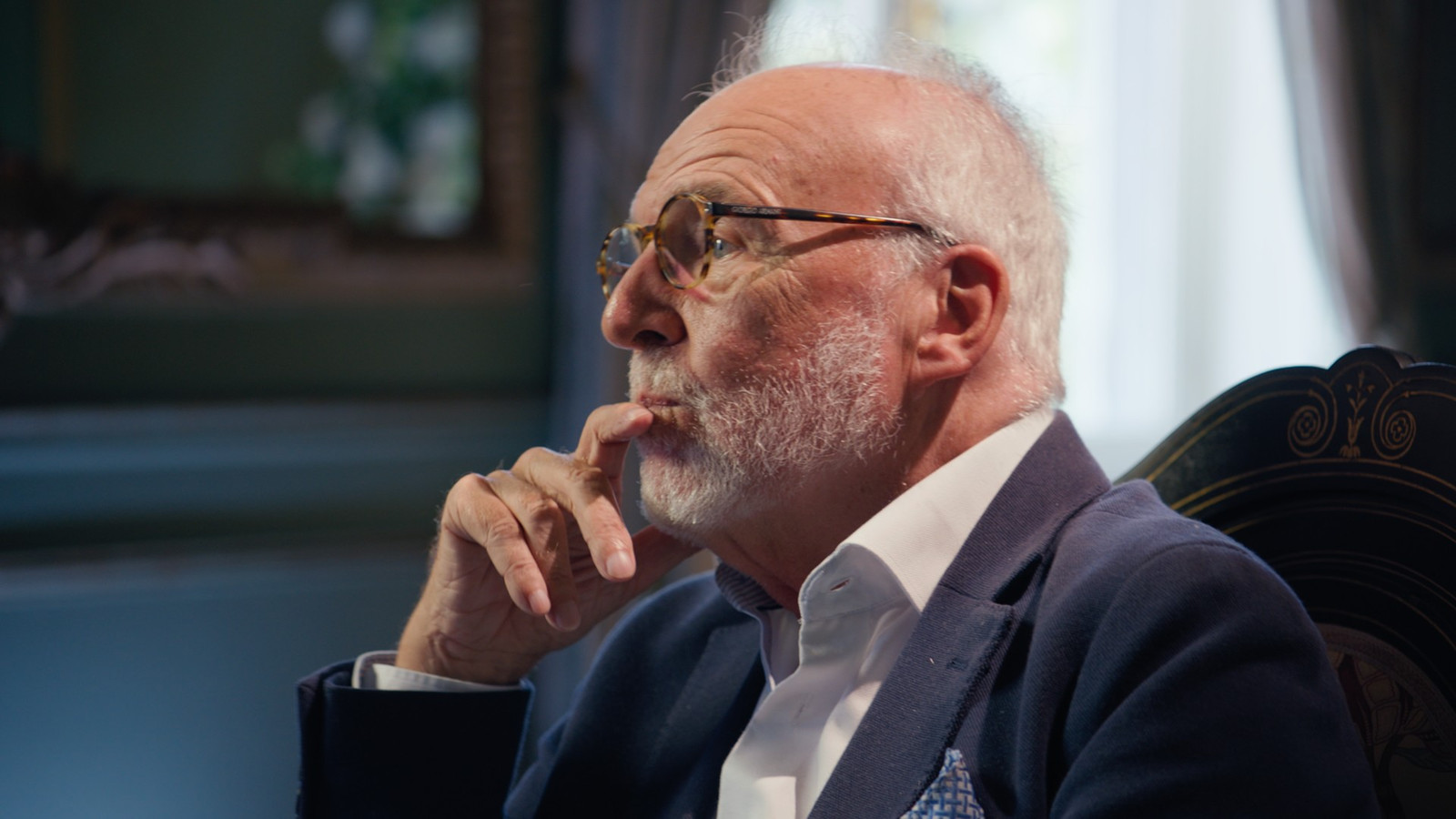 Prins Laurent reageert voor het eerst op handtastelijkheden tijdens ...