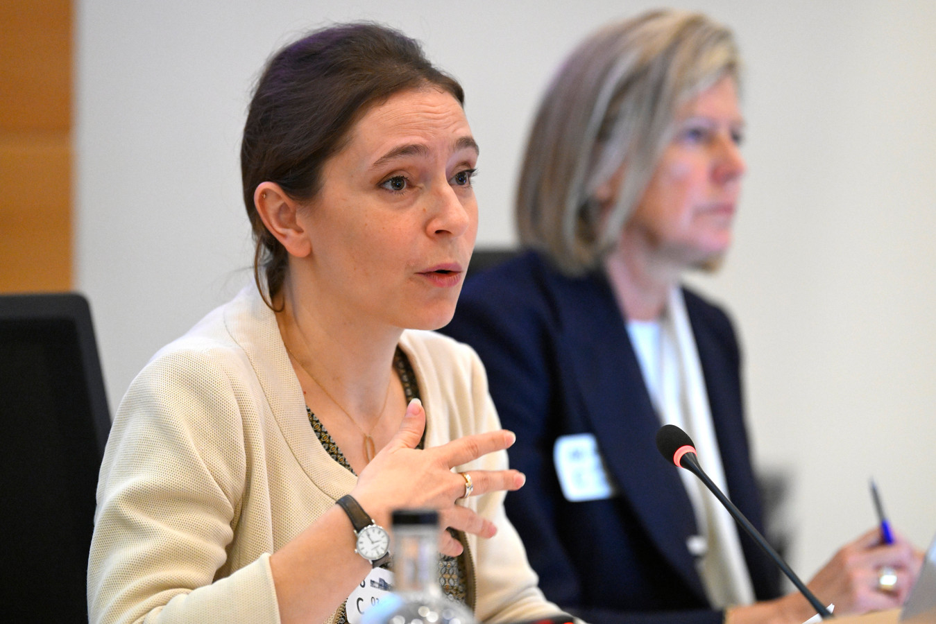 Kamerleden blijven vragen hebben over onregelmatigheden bij bpost ...