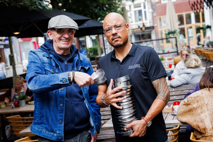 Asbakken in de prullenbak, terras van Tilburgs café compleet rookvrij ...