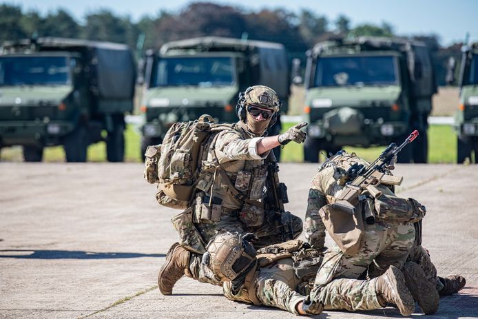 Defensie zoekt 4.000 nieuwe personeelsleden. Maar hoeveel verdien je ...