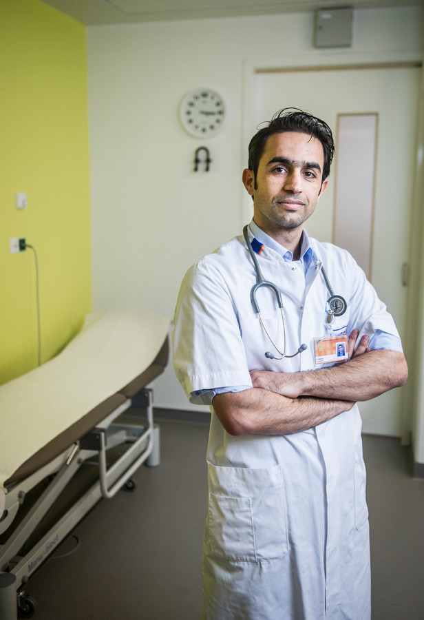 Deze Syrische vluchtelingen zijn helemaal ingeburgerd | Foto | AD.nl