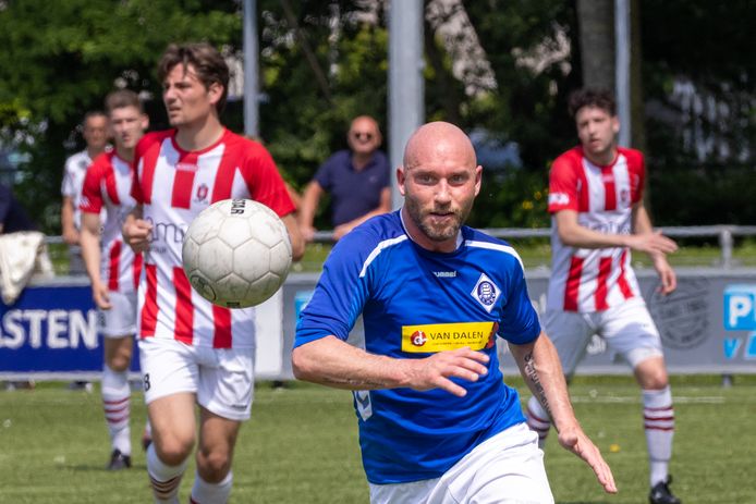 Ex-prof Kevin Sissing stopt als voetballer en wordt assistent-trainer ...