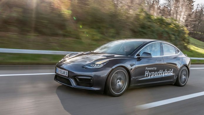 Tesla op benzine is ‘eerste Hyper Hybrid ter wereld’ | Auto | AD.nl