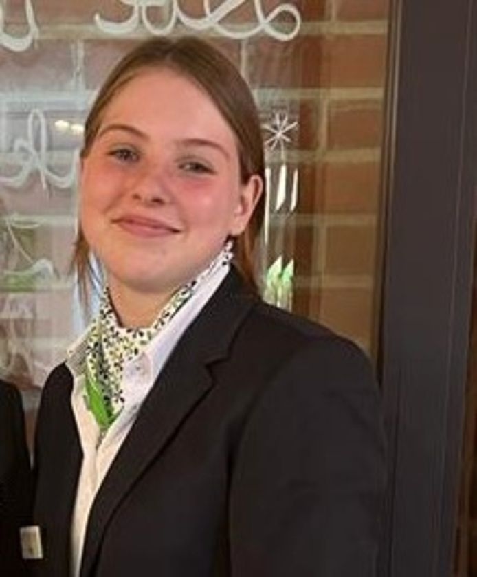 Jonge studente (18) uit Brugge onverwacht overleden: “Flore was een ...