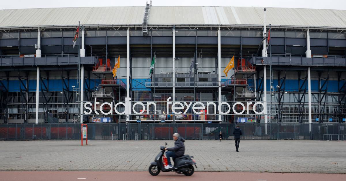 60-jarige man tijdelijk niet meer welkom in de Kuip na zingen van Hamas ...