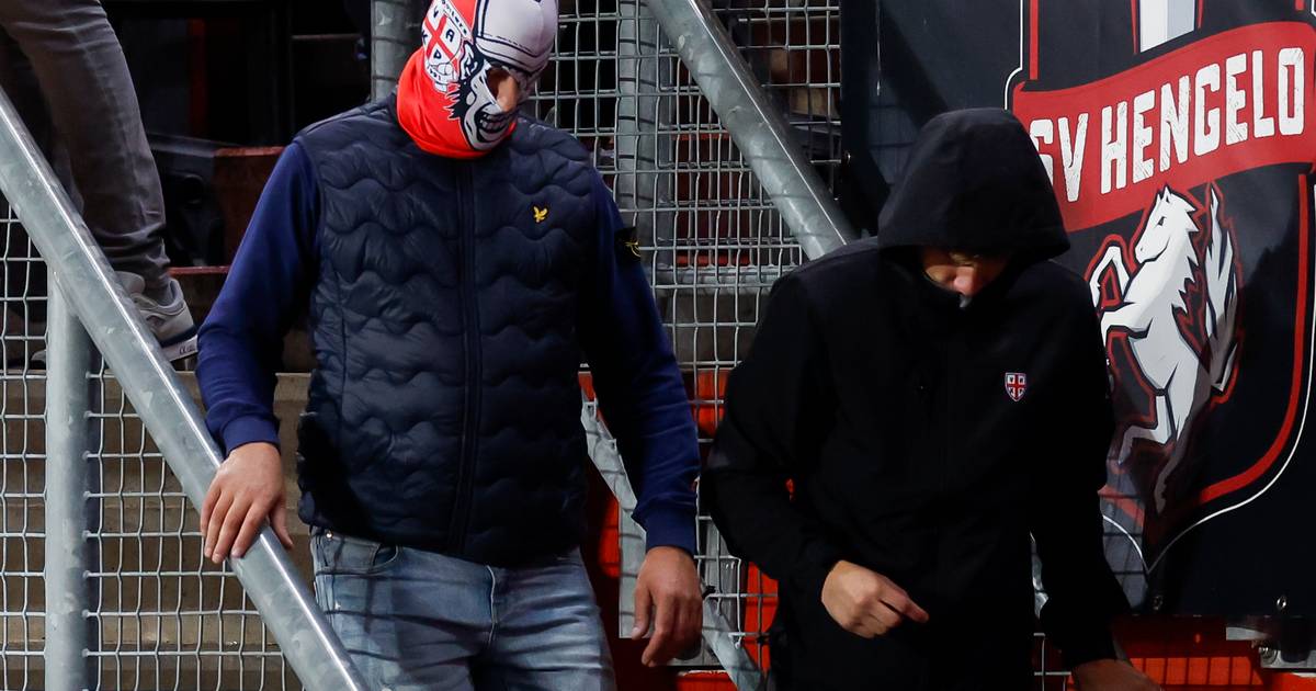 Twintig Twentse hooligans berecht voor rellen FC Twente - Hammarby | Enschede | AD.nl