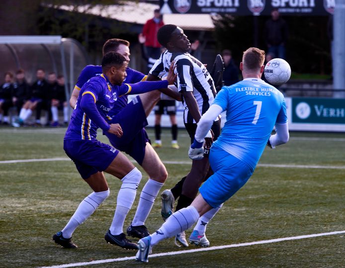 ‘Jontje’ Herman komt met eerste doelpunt los bij Gemert, dat wint van ...