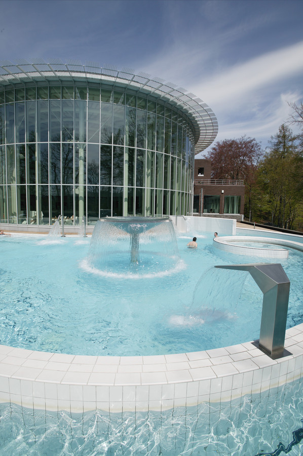 Negen mensen vergiftigd door zuur in thermen van Spa | Foto | hln.be