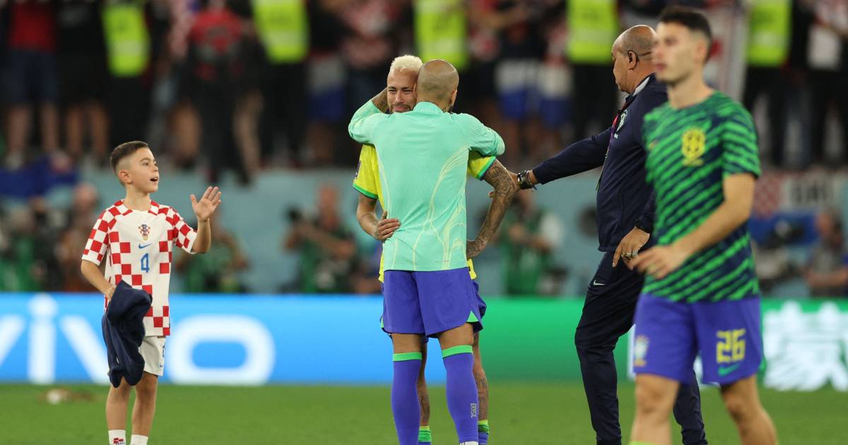 Neymar evenaart Pelé maar weet na WK-drama nog niet of hij international Brazilië blijft | WK ...