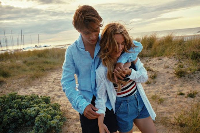 Pommelien Thijs en Anna Drijver te zien in tweede seizoen Netflix-hit Knokke Off | Show | AD.nl