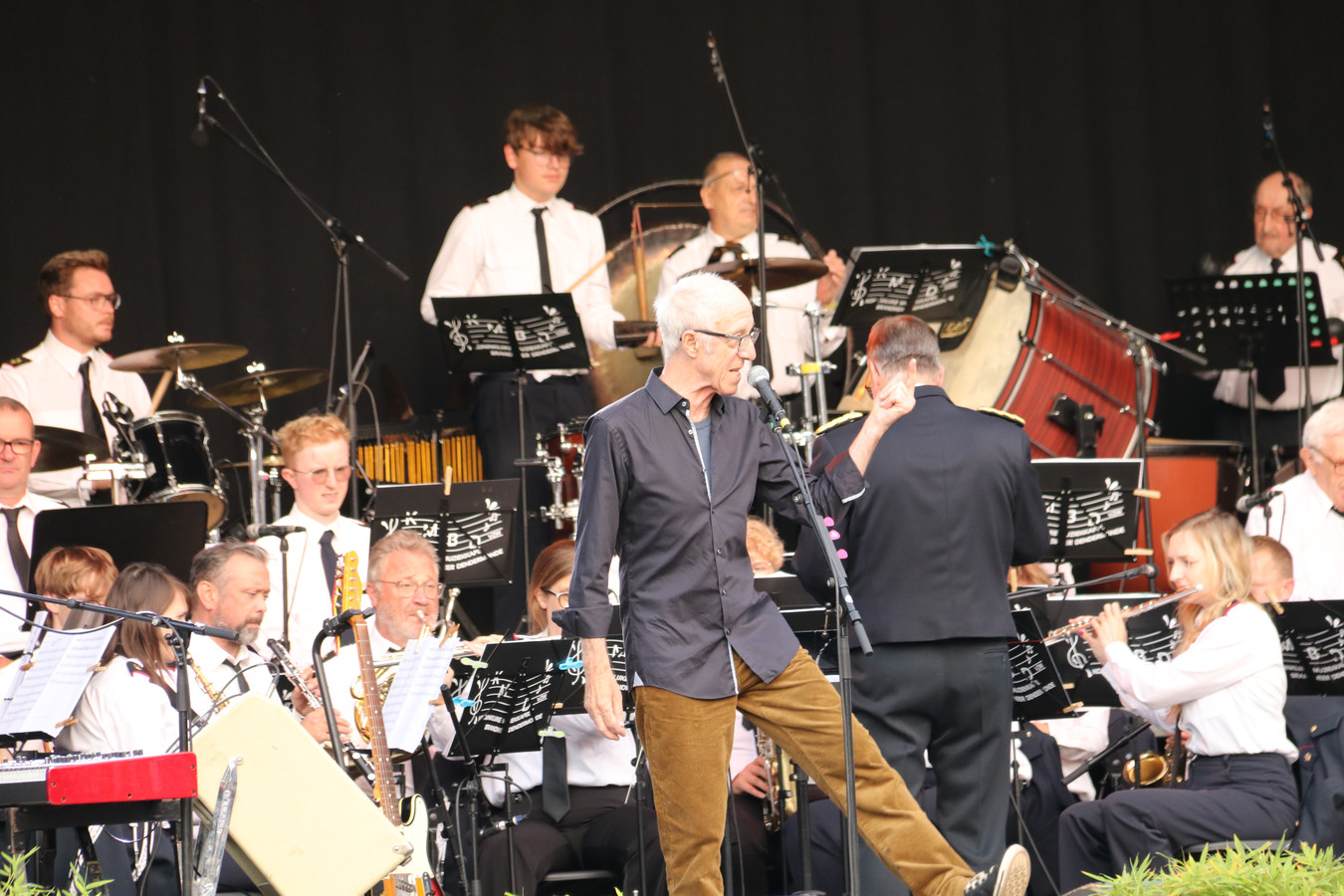 Koninklijke muziekkapel brandweer en Raymond Van Het Groenewoud geven ...