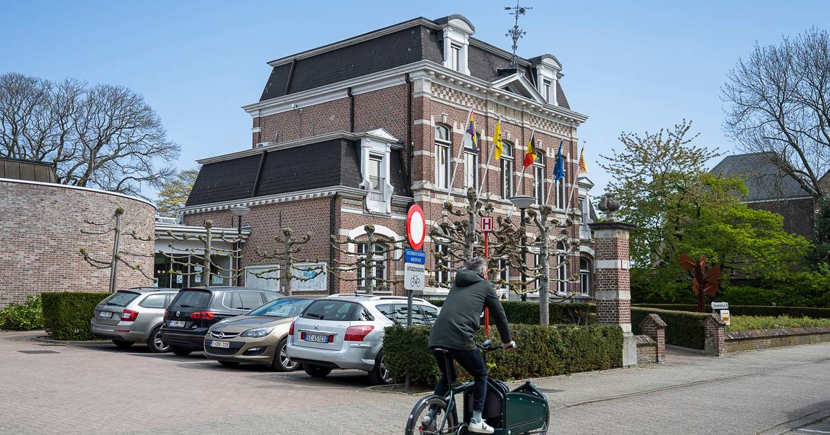 Borsbeek verdeelt infobrochure over mogelijke fusie met Antwerpen ...