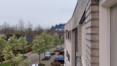 Uitslaande brand bij bedrijfspand op industrieterrein in Etten-Leur - Oozo.nl