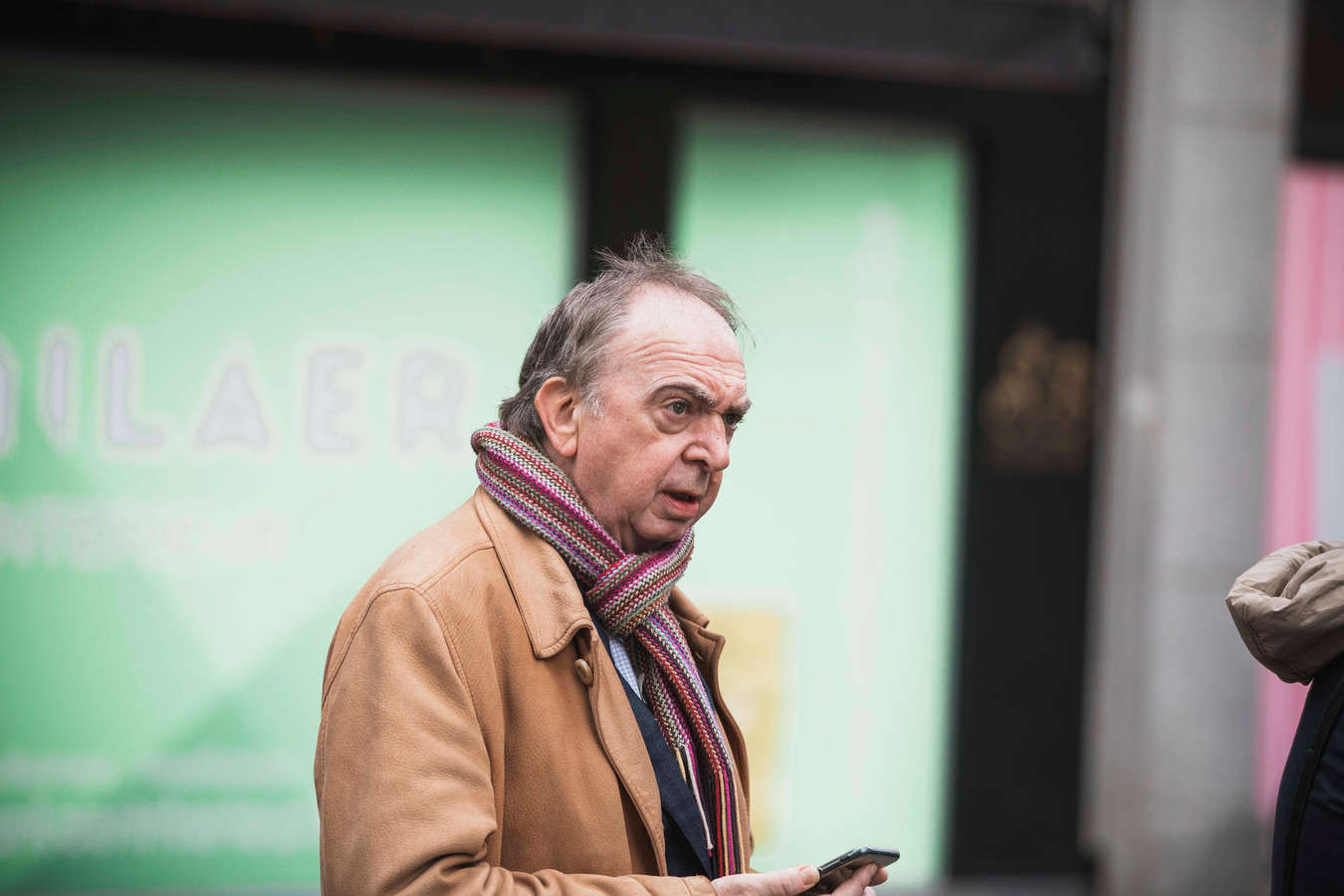 Bomvolle kerk neemt afscheid van Roland Demal, de papa van Axelle Red ...