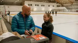 Papa Staf heeft mooie woorden over voor onzekere Nora - Camping Coppens