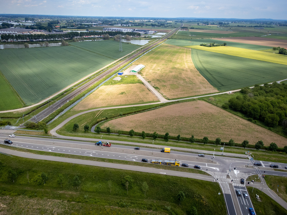 Chagrijn over vertraging A15-aanleg; Rijkswaterstaat vindt eerst ...