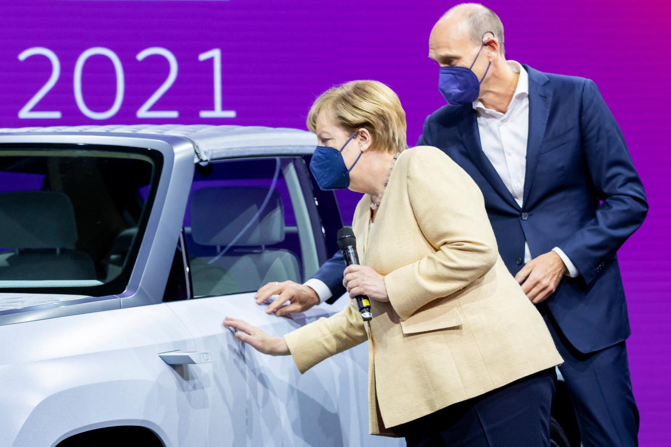 Merkel pleit voor CO2-vrije transportsector op grote autoshow | Foto ...