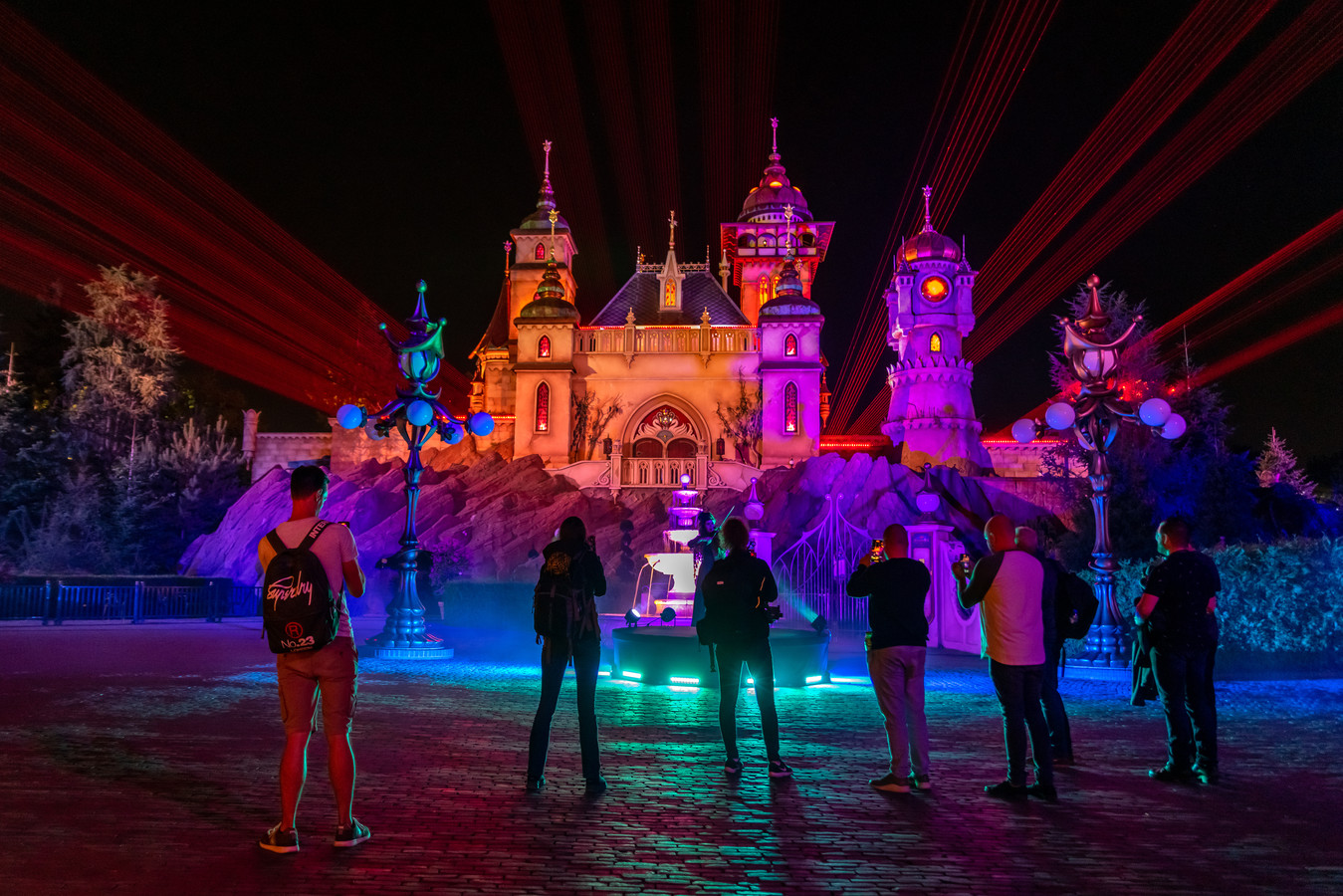 De Efteling zoals je het nooit eerder zag: Spookslot neemt park voor één nacht over | Foto | ed.nl