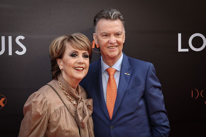Truus van Gaal: ‘Voor belangrijke wedstrijden ging Louis op zoek naar ...