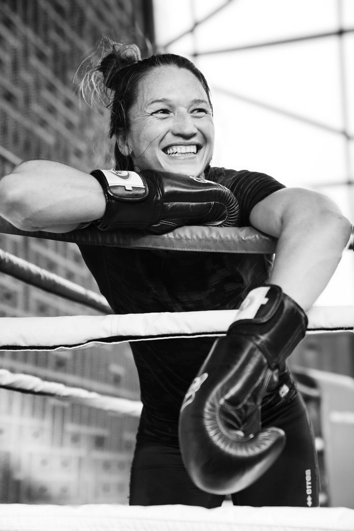 Kortrijkse fotograaf volgt bokskampioene Oshin een jaar lang, en dat ...