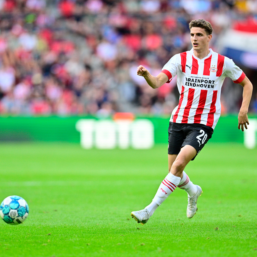 PSV moet Feyenoord van het lijf zien te houden en ziet rol voor Til ...