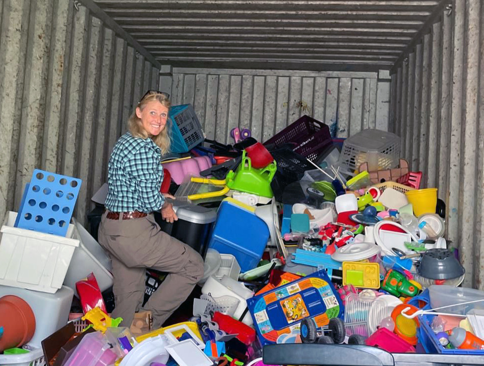 Koning Koen houdt eigen troonrede op het GeoFort en krijgt kunstwerk ...