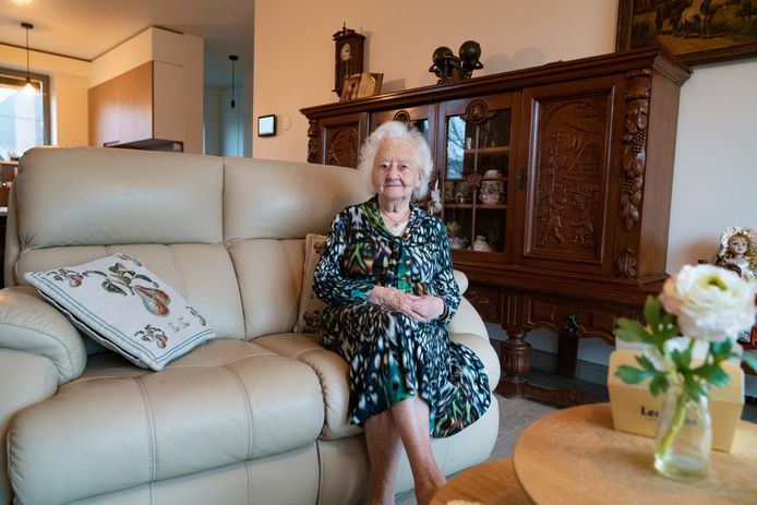 Als een leeuwin vocht Jeanneke (96) voor haar oude huisje: “Ja, nu heb ...