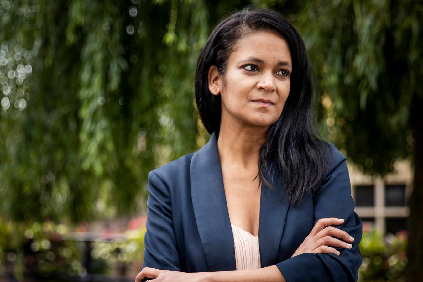 Illegale adoptie: ‘Dacht mijn hele leven dat ik ongewild was. Nu blijkt ...