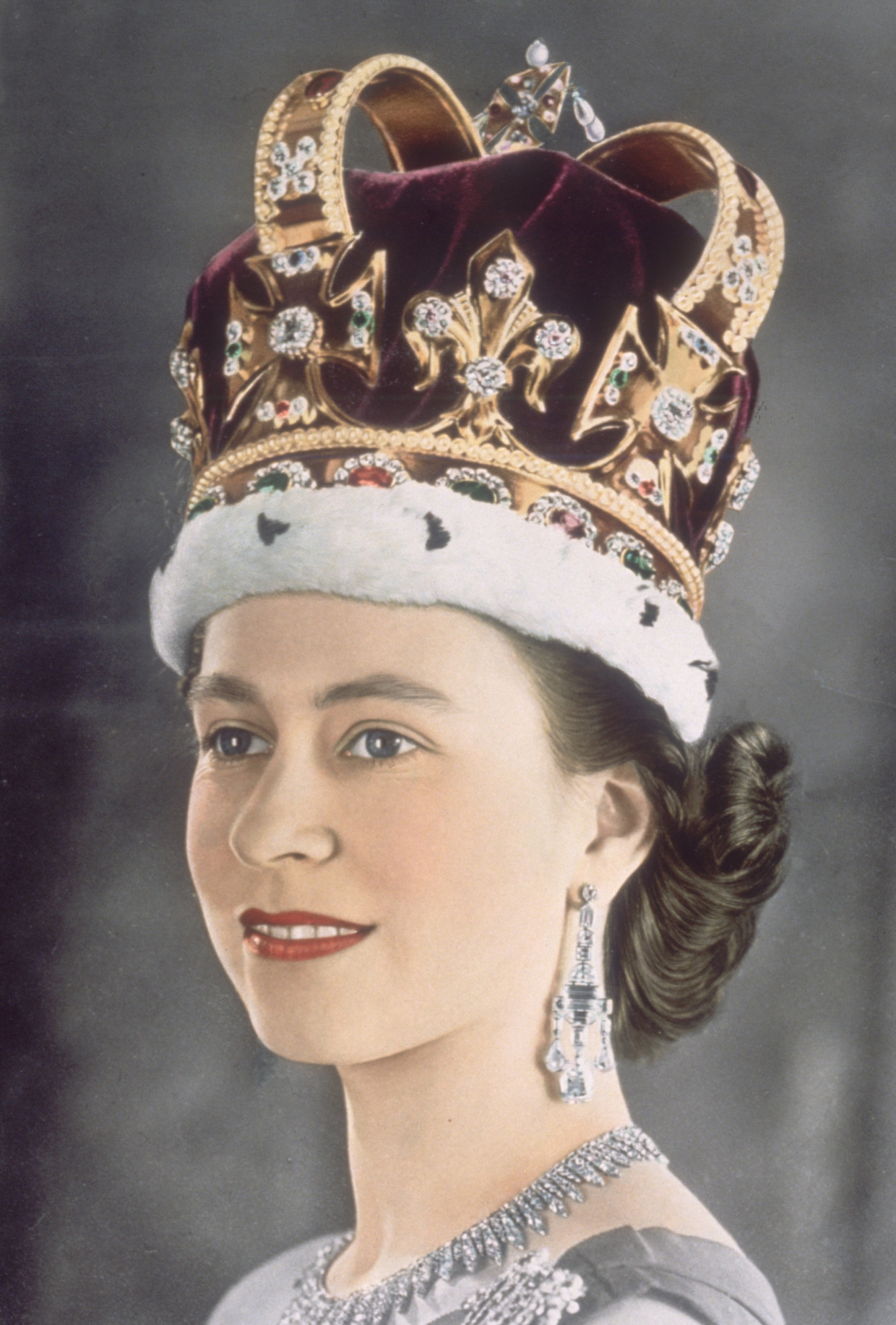 Koningin Elizabeth over haar kroning in 1953: “Recht kijken, anders ...
