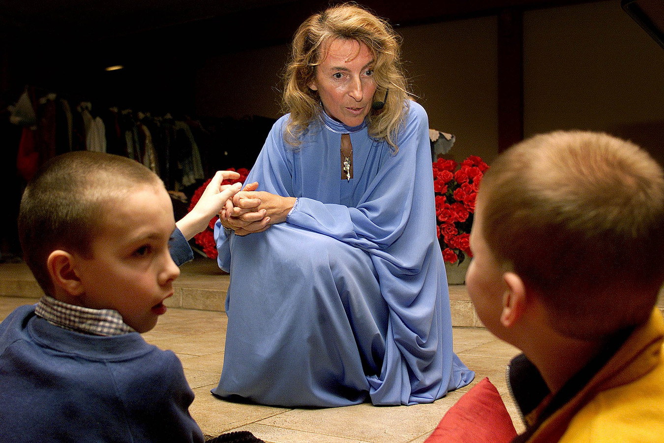 Documentaire bezoekt omstreden ‘healer’ Jomanda: ‘Ze leeft zeer ...