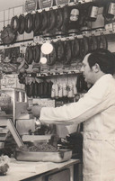 Chris Bos was een opgewekte slager met een grote liefde voor dieren ...