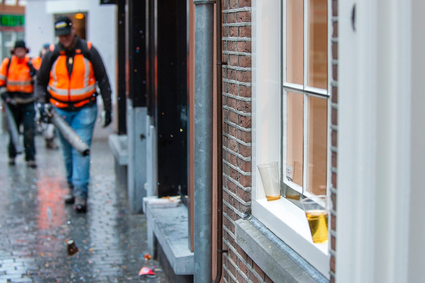 Einde Vastenavend: café dicht, ’s nachts poetsen, vier uurtjes slaap en weer door | Foto ...