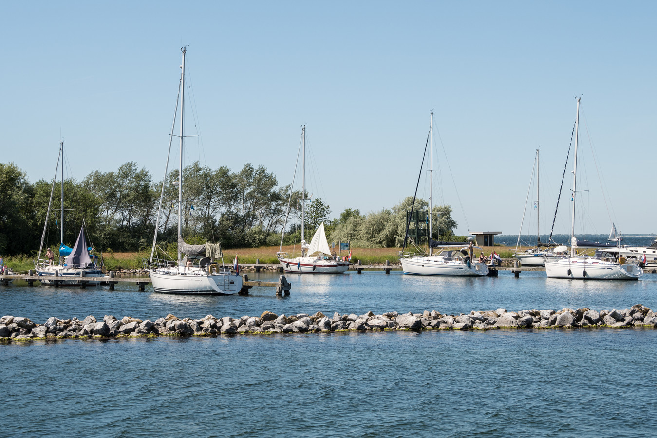 Dixi’s en toiletgebouwen bij Zeeuwse stranden zijn te vies, vinden veel ...