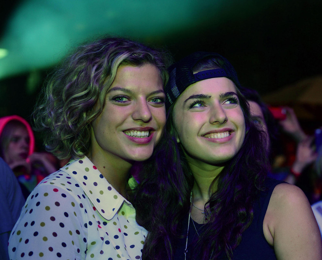 Zusjes Leyers bewonderen papa Jan | Foto | hln.be