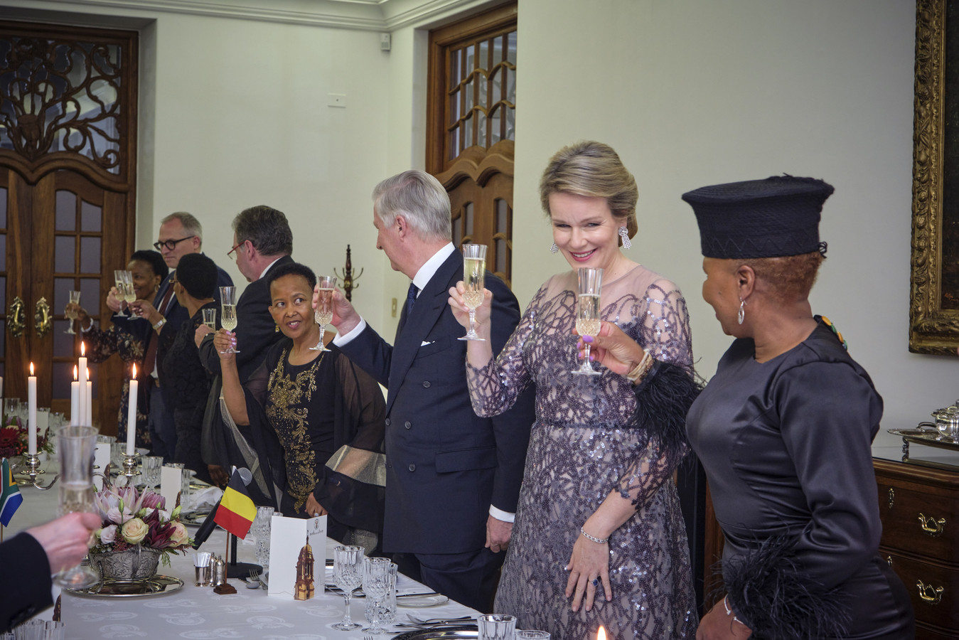 Koning Filip improviseert zeldzame keer tijdens speech: “Ik geef u ...