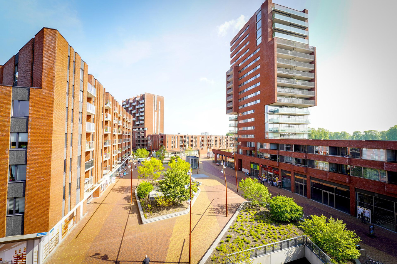 Centrum van wijk Meerhoven in Eindhoven heet voortaan Terminal M | Foto ...