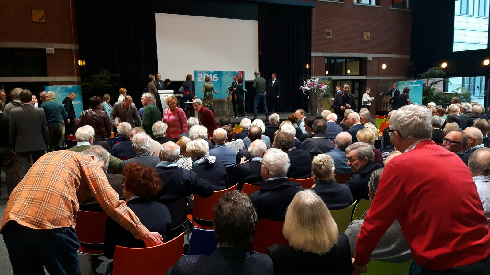 Waarderingspenning voor achthonderd Jeroen Bosch-vrijwilligers | Foto ... Waarderingspenning voor achthonderd Jeroen Bosch-vrijwilligers | Foto ...