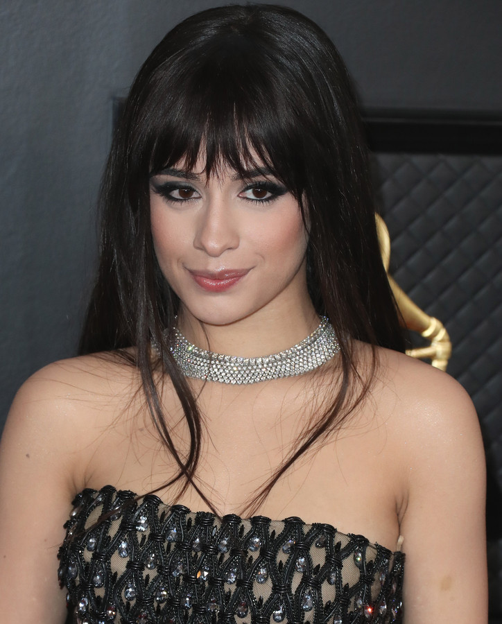 Waarom middagje strand lijdensweg is voor Camila Cabello: ‘Buik ...