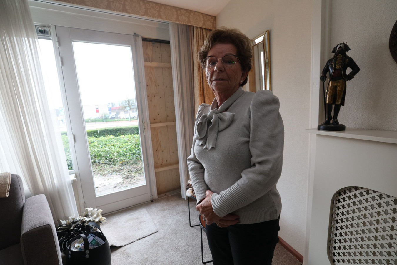 'Hij heeft wel twintig keer z'n excuses aangeboden': bus van glaszetter ...