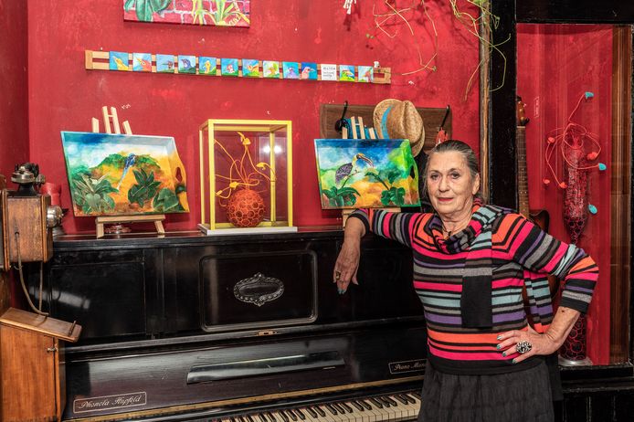 Colette exposeert in café dat haar zoon precies één jaar geleden ...