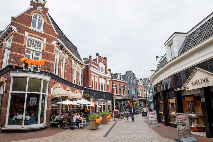 Tropenrooster: broodjeszaken en patisserie in Twente eerder dicht ...