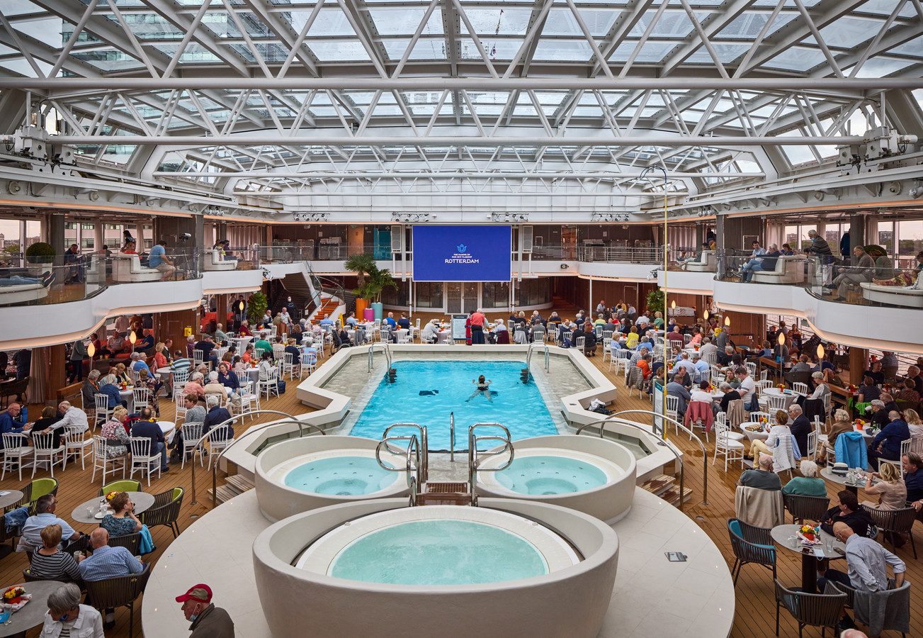 Yvonne vaart al jaren op luxe cruises: ‘Neem altijd een goedkopere hut ...