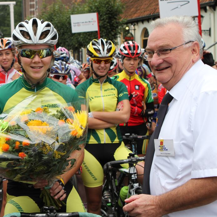 Gemeentelijk ereteken voor Theo van der Westerlaken, ‘mister Acht van ...