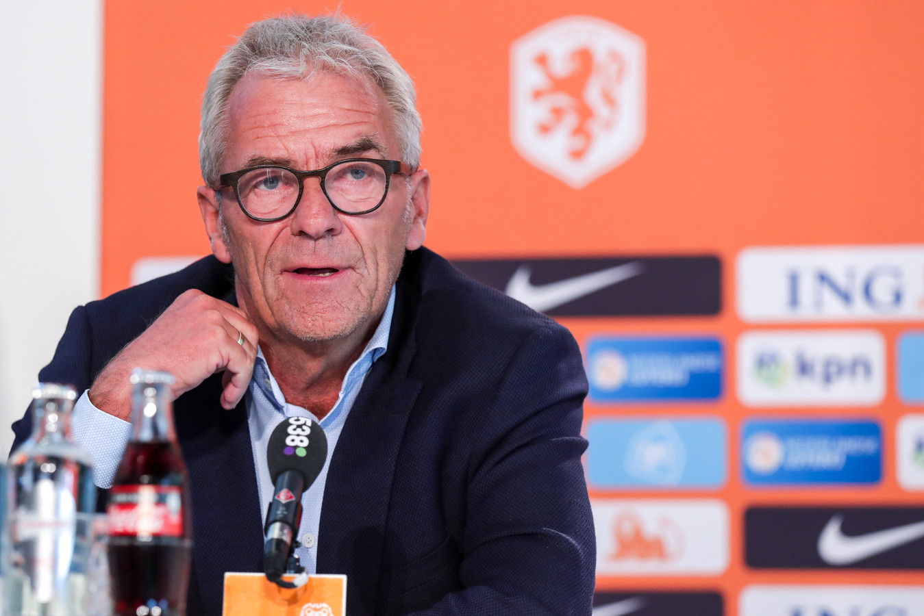 De gekkigheid in het voetbal begint al bijna normaal te worden | Foto ...