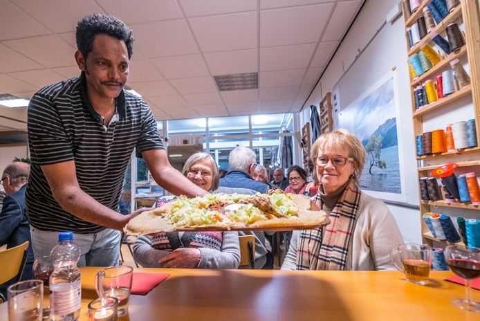 Een Eritrese maaltijd namens Taeme en zijn gezin | Zoetermeer | AD.nl
