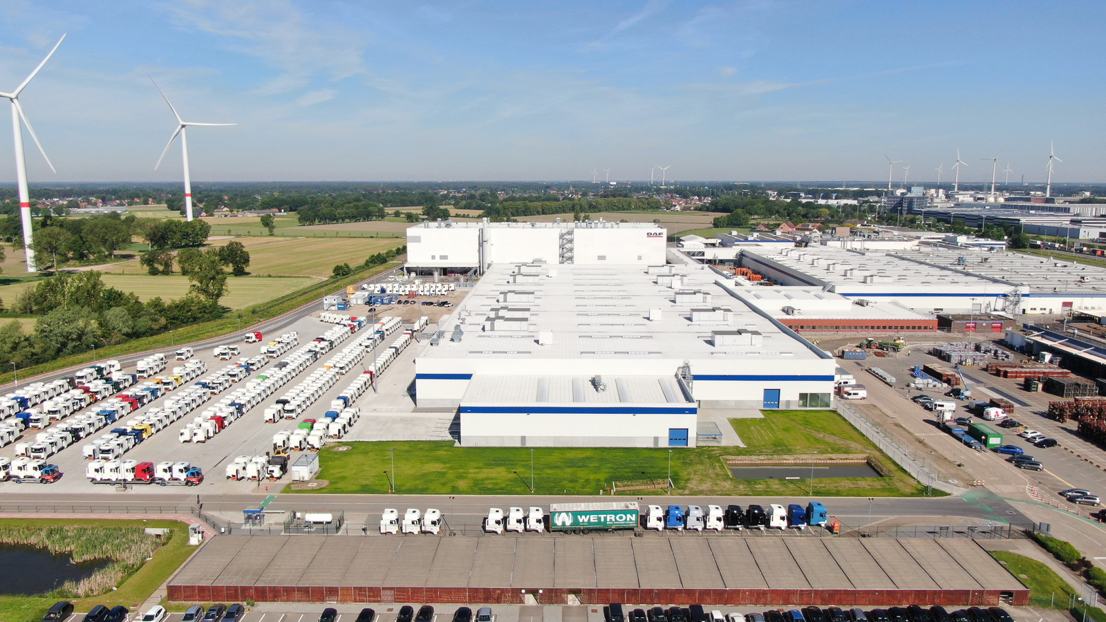 DAF Trucks, het failliete bedrijf dat één van de grootste werkgevers in ...