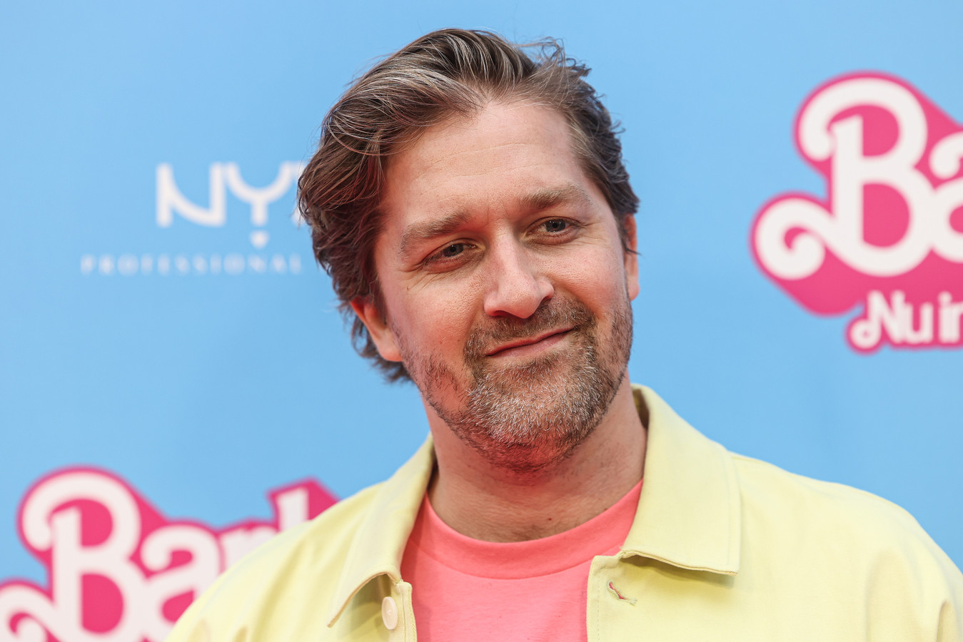 Cabaretier Alex Ploeg gaat met nieuwe voorstelling theater in | Foto ...