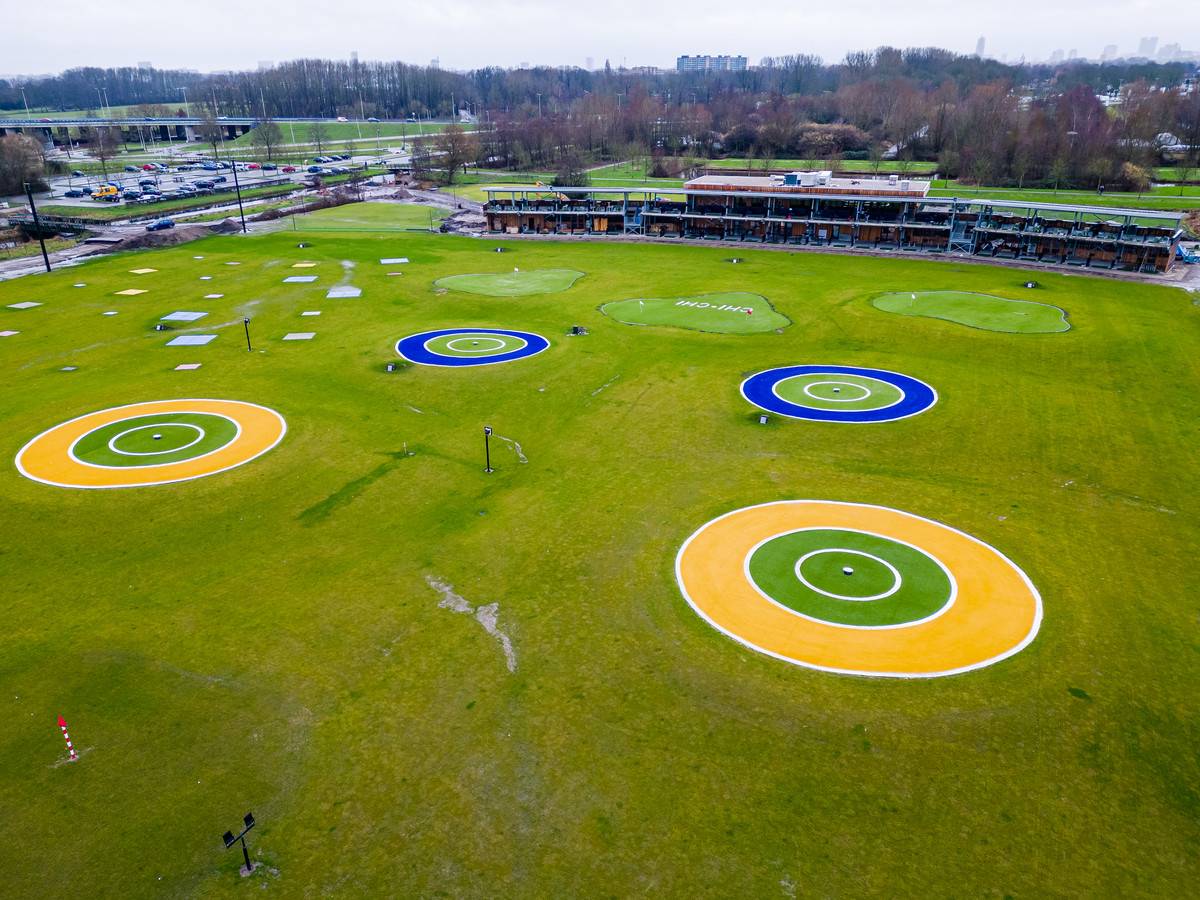 Dit hypermoderne golfcentrum aan rand van Utrecht is net een ...