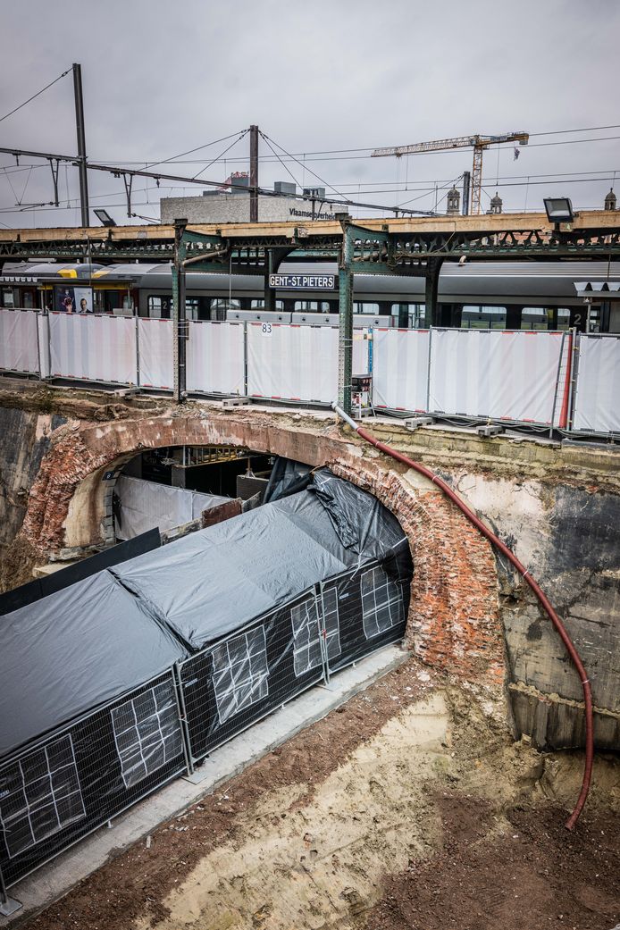 IN BEELD. Werken Sint-Pietersstation gaan traag maar gestaag vooruit ...